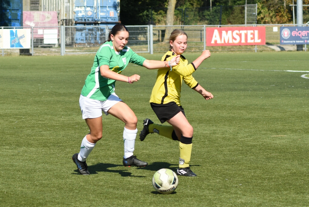 Wedstrijdverslag Monnickendam MO15-1 - SDOB MO15-1 | V.V. Monnickendam